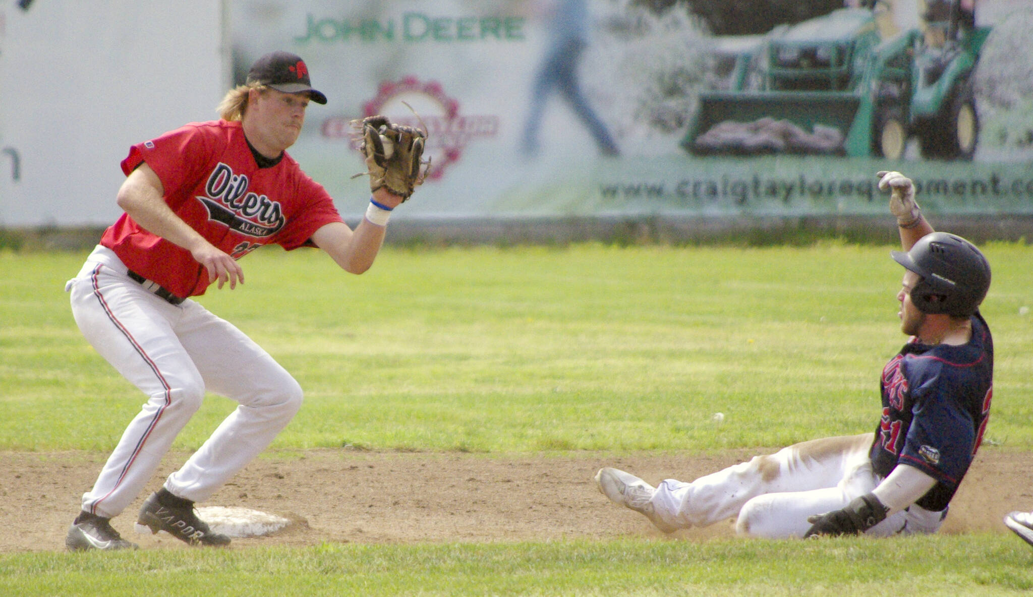 Oilers push winning streak to 4 | Peninsula Clarion