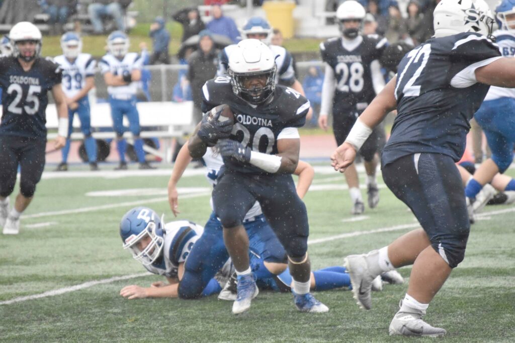 Soldotna football keeps rolling against Palmer | Peninsula Clarion Soldotna football keeps rolling against Palmer | Peninsula Clarion