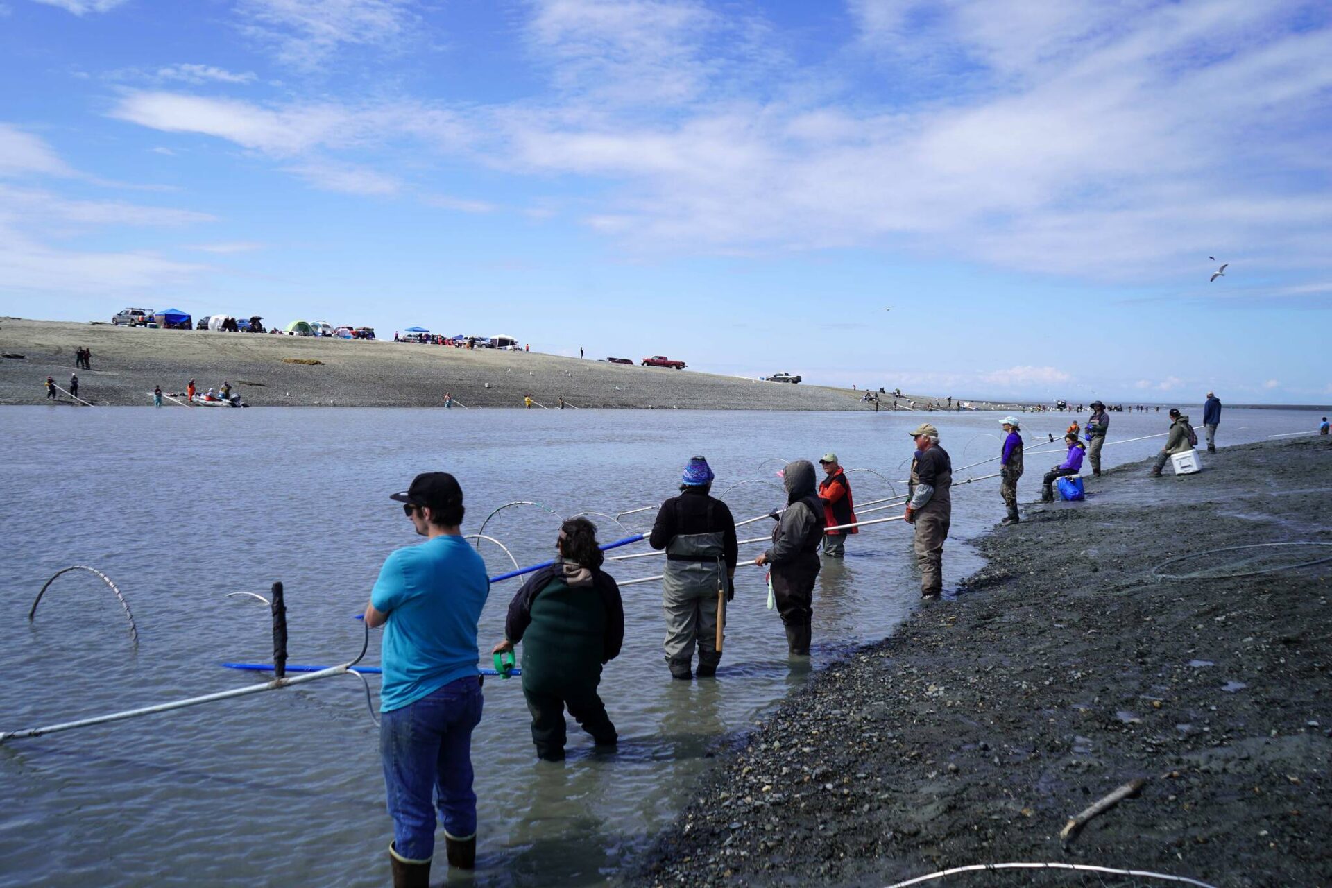 Kasilof River dipnetting opens with crowded beaches, ‘decent’ fishing ...