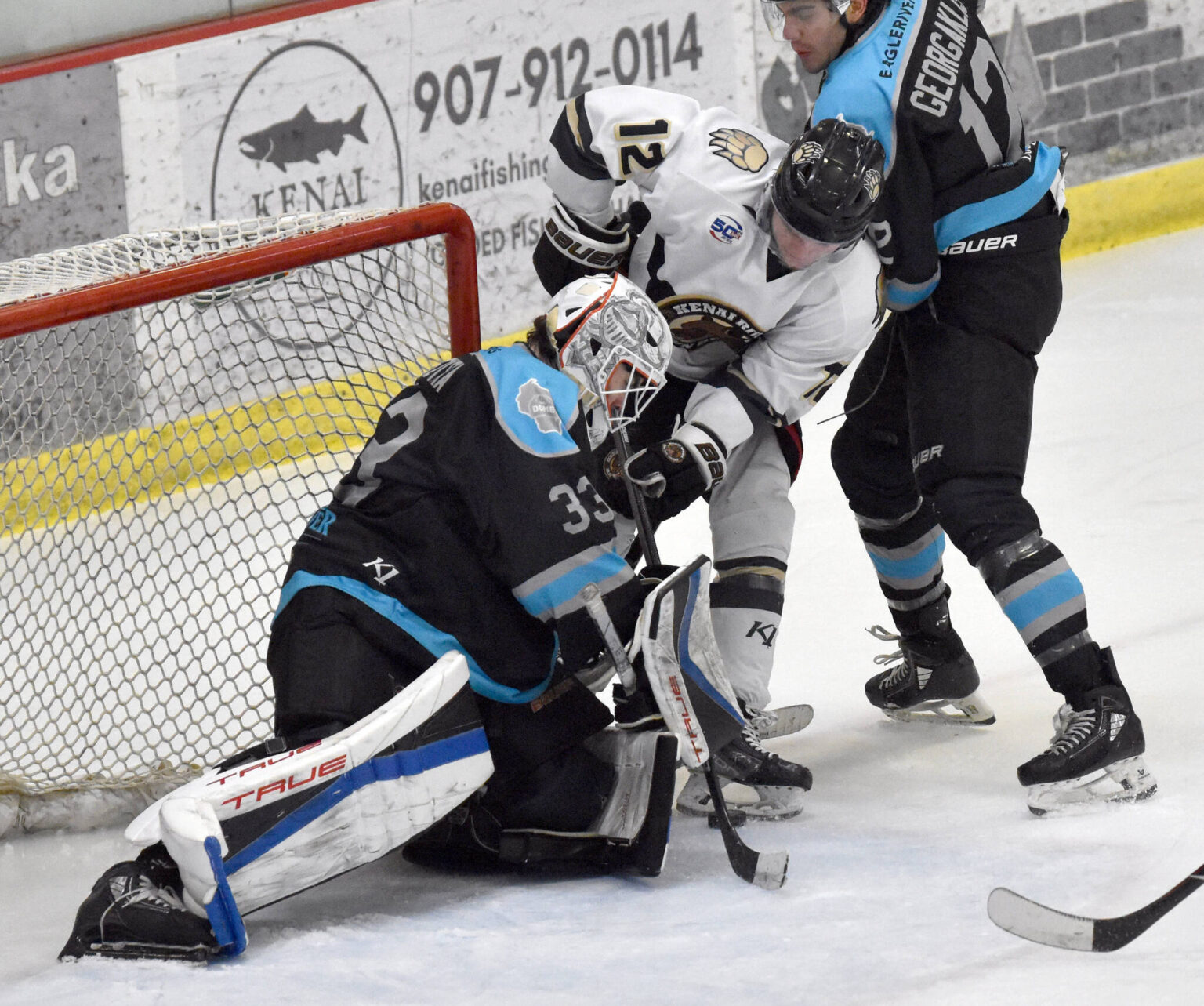 Saturday: Windigo topple Brown Bears | Peninsula Clarion