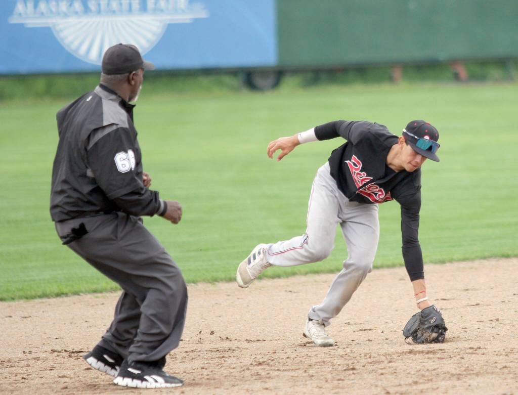 Sunday: Miners nip Oilers | Peninsula Clarion